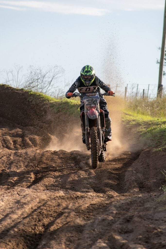 Motocross Fahrtechnik Grundlagen: Diese Basics muss jeder kennen ...